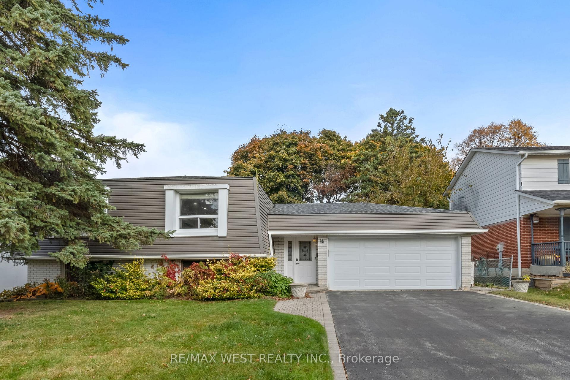 28 Hamilton Hall Drive, Markham, ON L3P 2P2