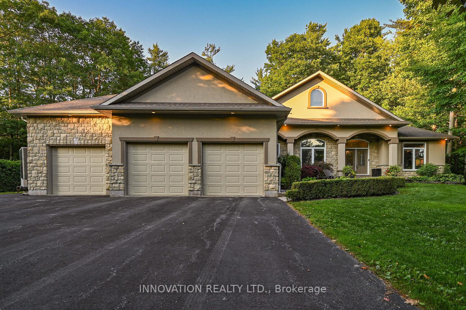 28 LADDIE Lane, Springwater, ON L9X 0C3
