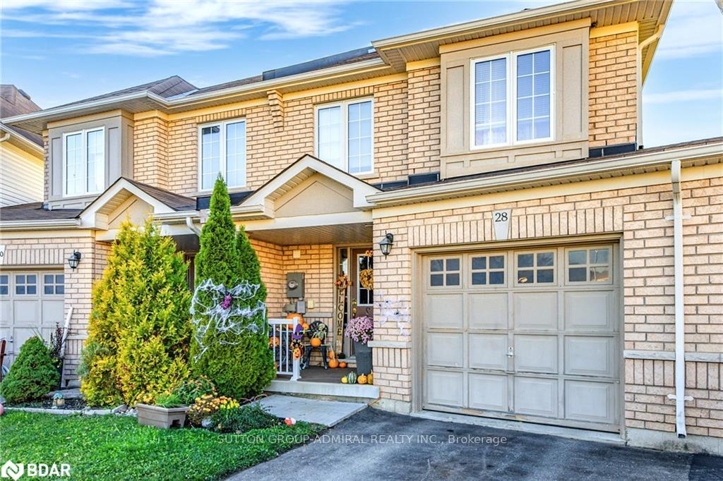 28 LANCASTER Court, Barrie, ON L4M 0G1