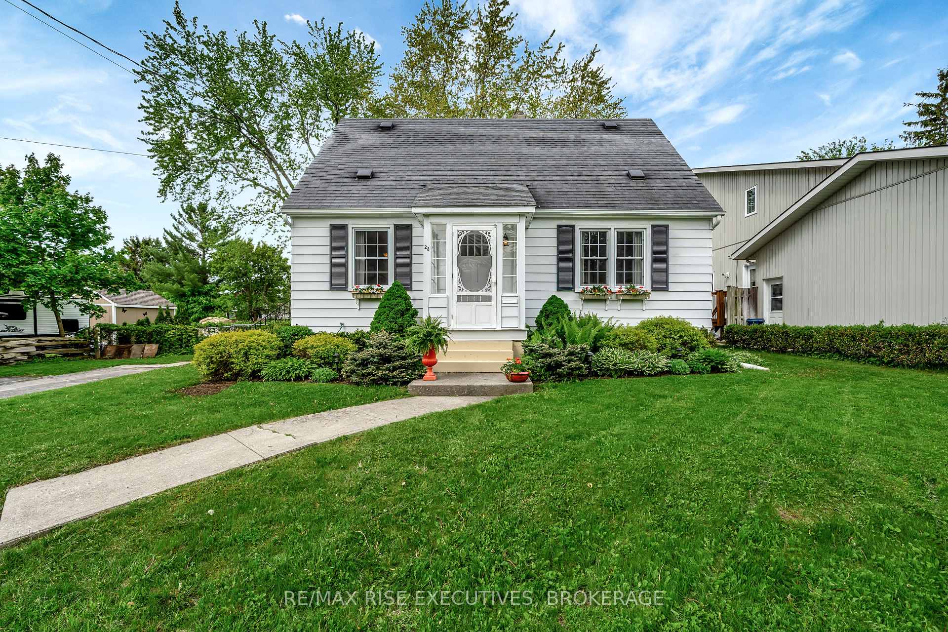 28 Lemoine Street, Belleville, ON K8P 4G7