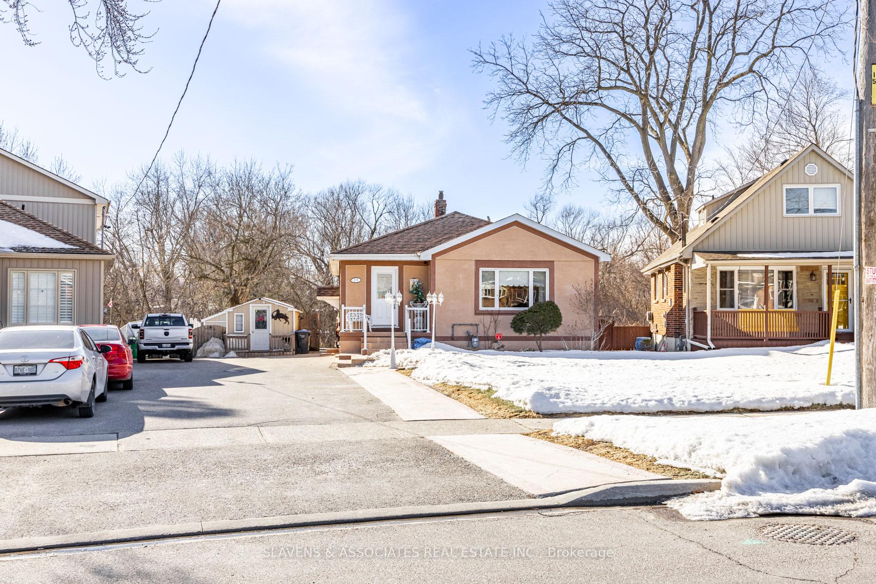 28 Mercer Drive, Brampton, ON L6X 1B4