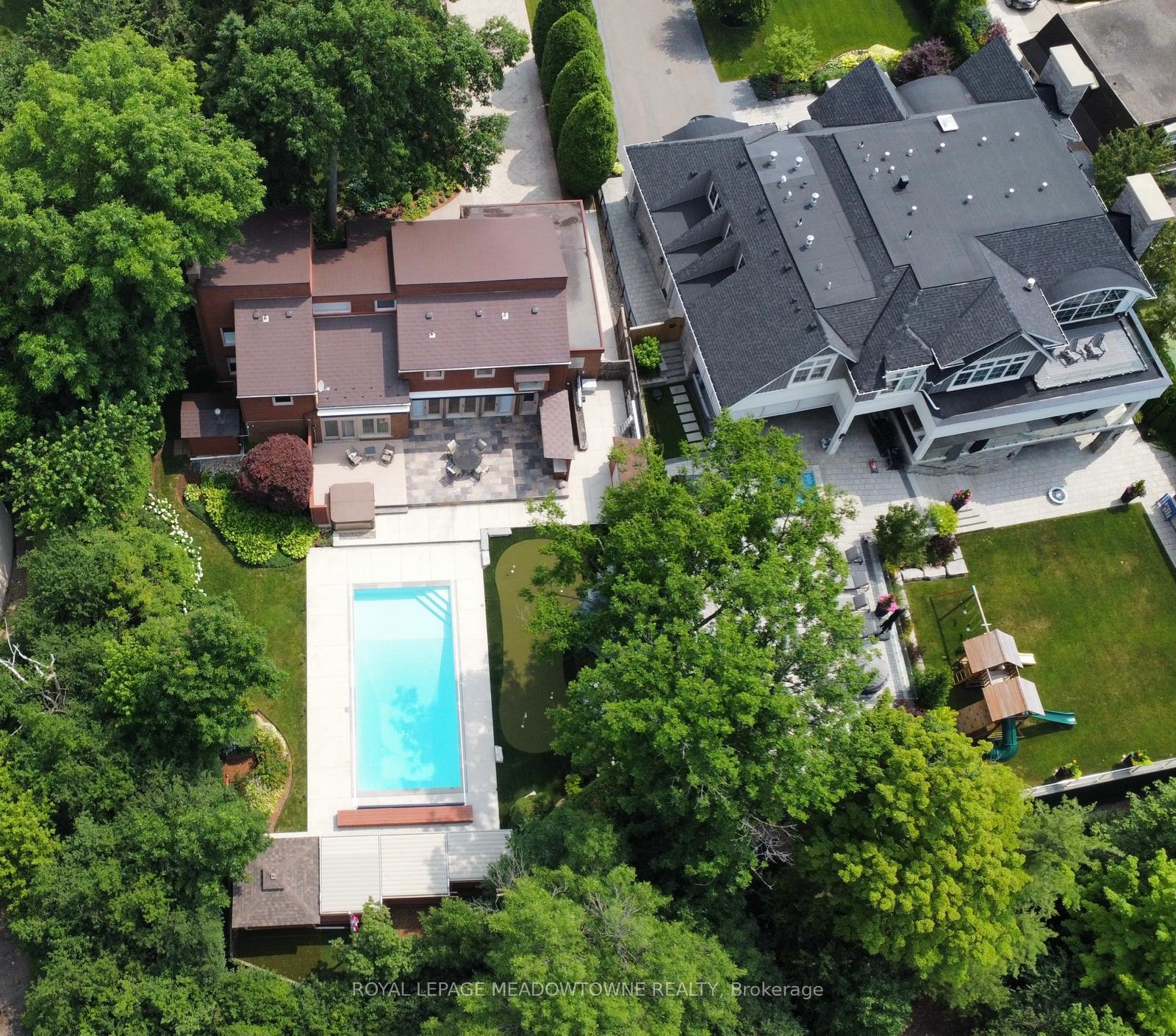 28 Pine Tree Crescent, Brampton, ON L6W 1C8