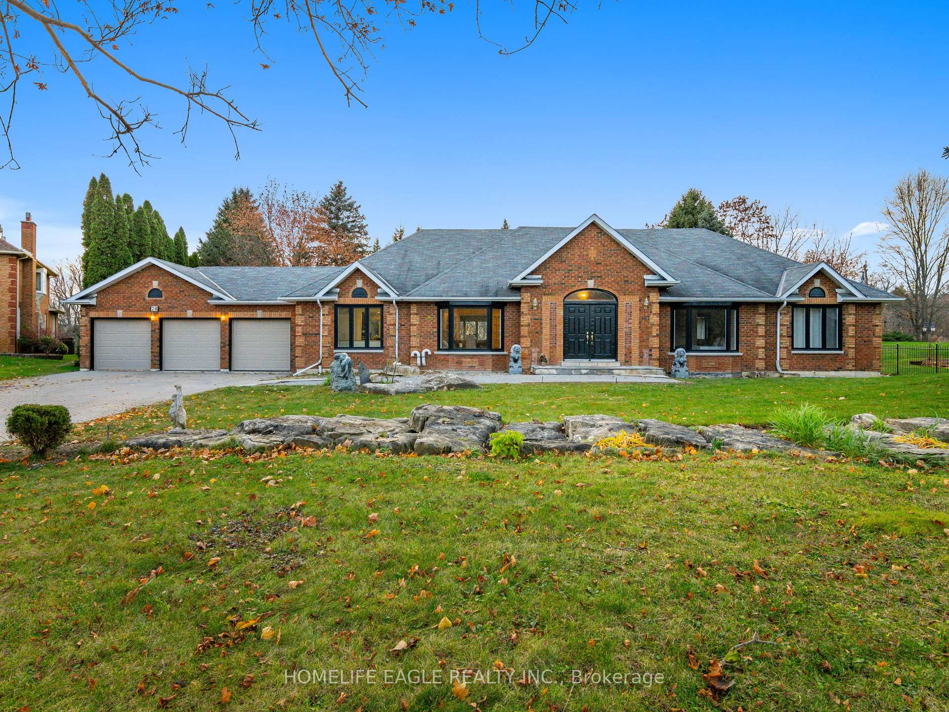 28 Rolling Court, King, ON L7B 1E8