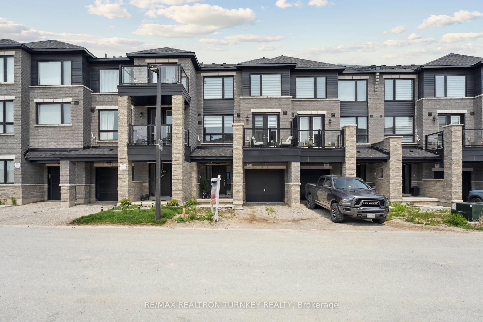 28 Spry Lane, Barrie, ON L9J 0N6