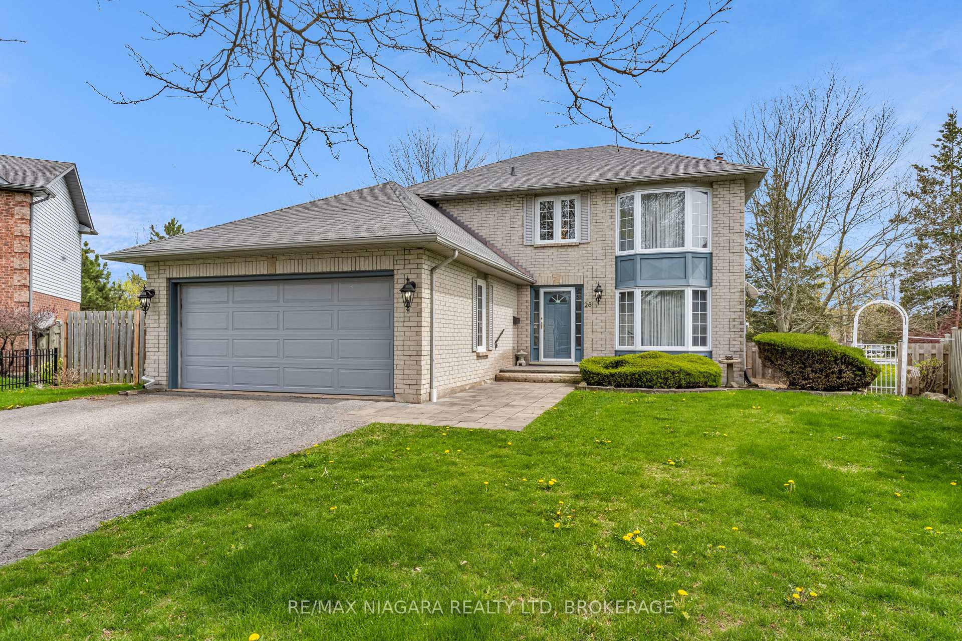 28 Woodside Square, Pelham, ON L0S 1E4