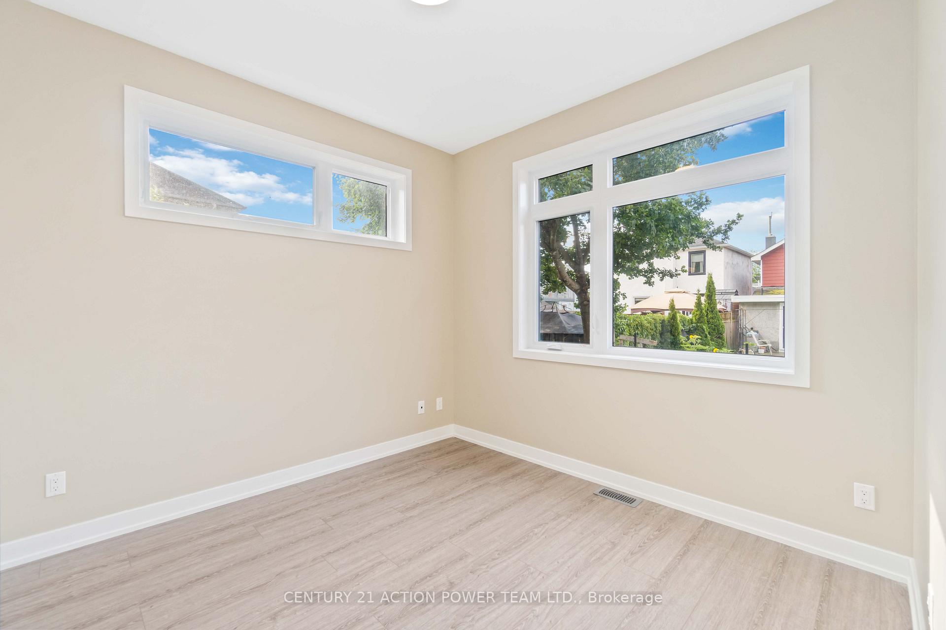 1 - 280 LEVIS Avenue, Vanier and Kingsview Park, ON K1L 6H6