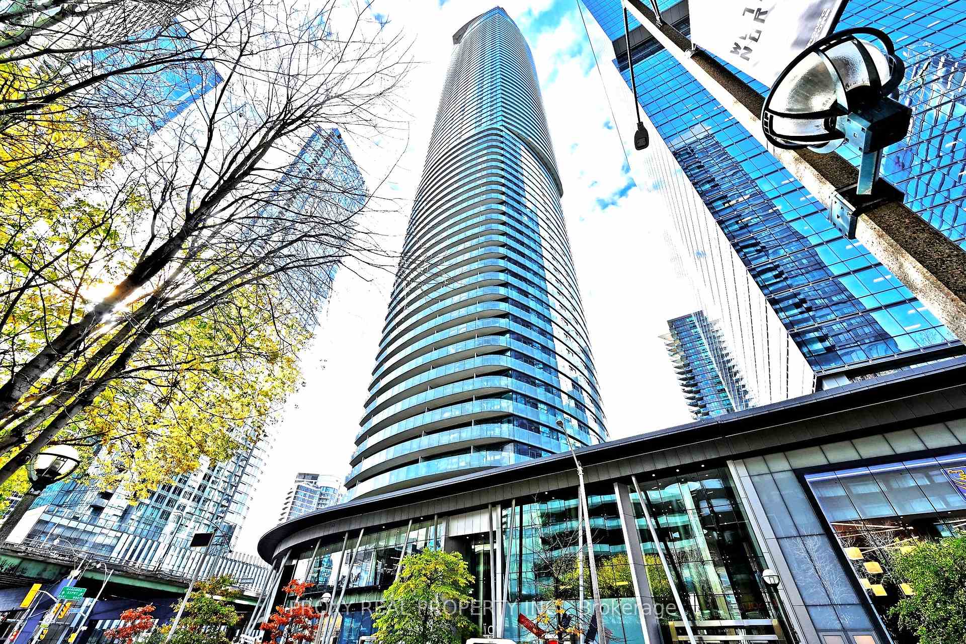2801 - 12 York Street, Toronto, ON M5J 0A9