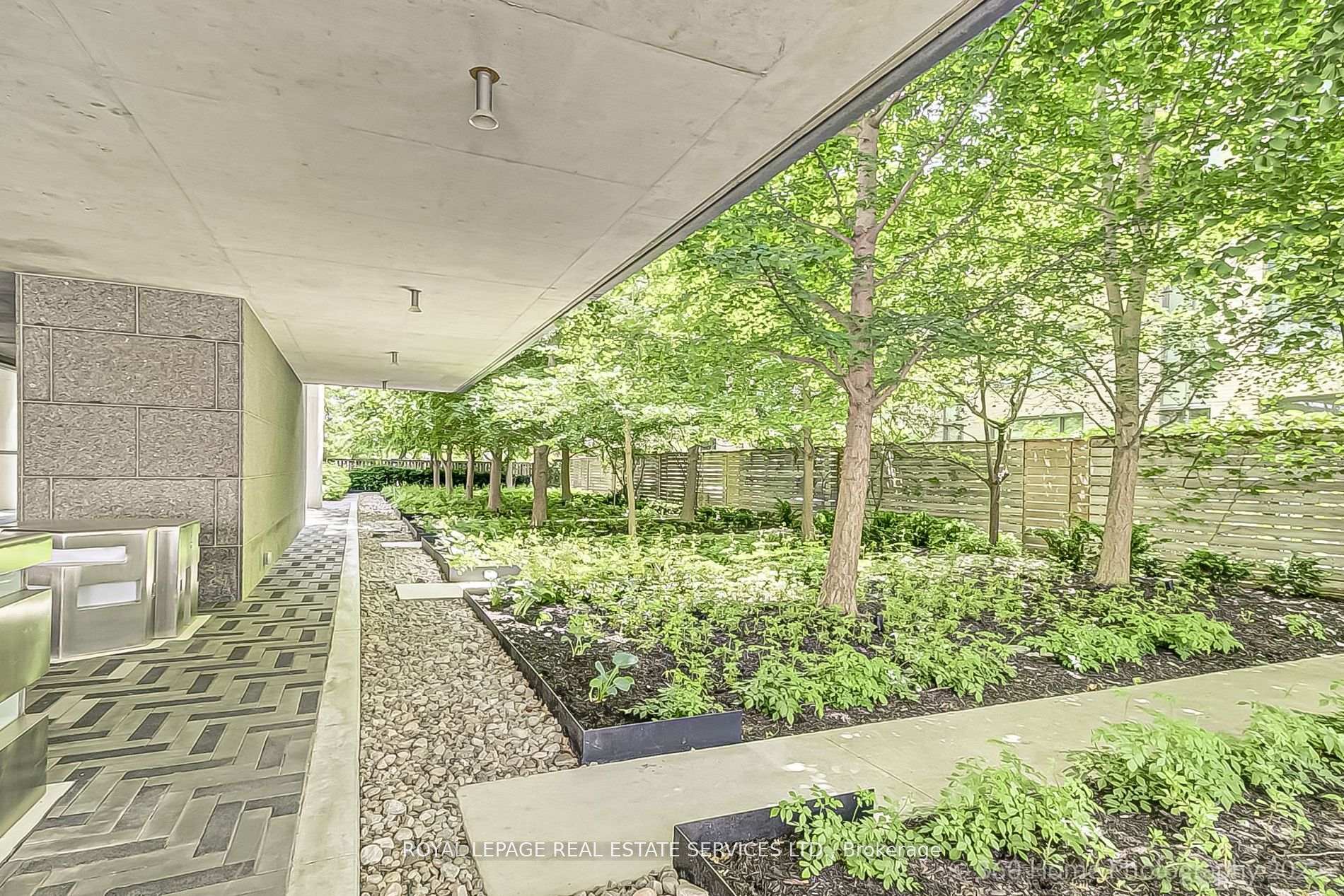 2806 - 281 Mutual Street, Toronto, ON M4Y 3C4