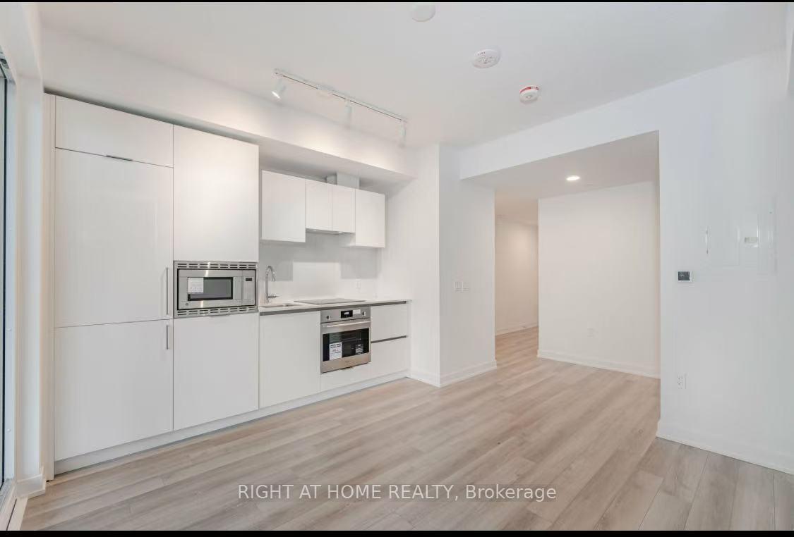 2820 - 230 SIMCOE Street, Toronto, ON M5T 0G7