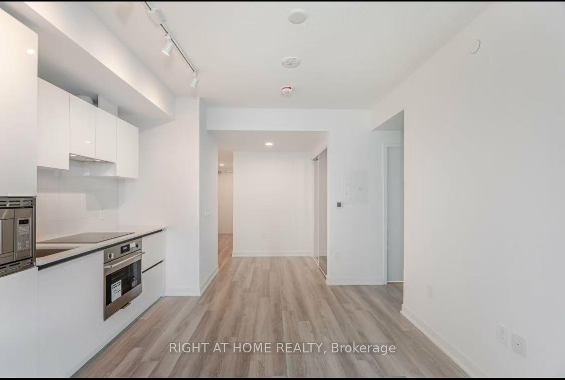 2820 - 230 SIMCOE Street, Toronto, ON M5T 0G7