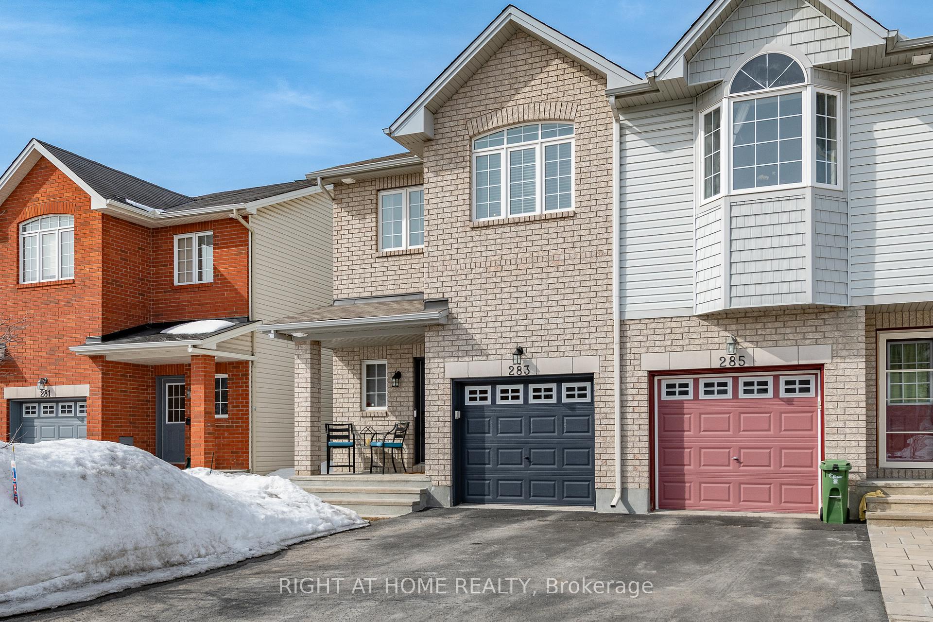 283 Macoun Circle, Hunt Club - South Keys and Area, ON K1T 0H8