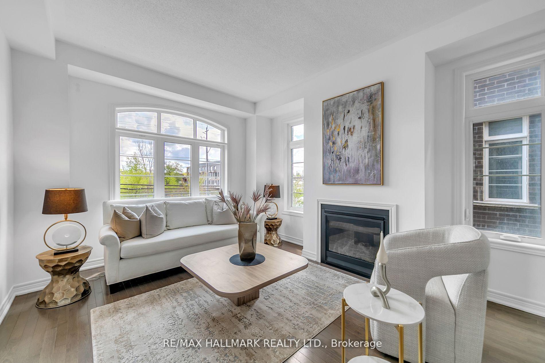 284 King Road, Richmond Hill, ON L4E 1H3