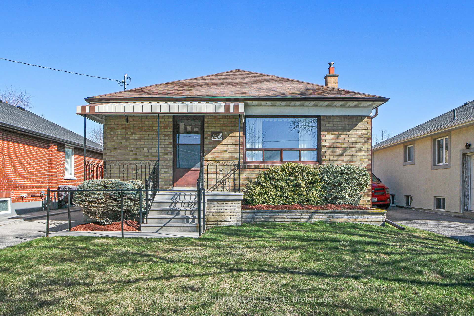 284 Lanor Avenue, Toronto, ON M8W 2P9