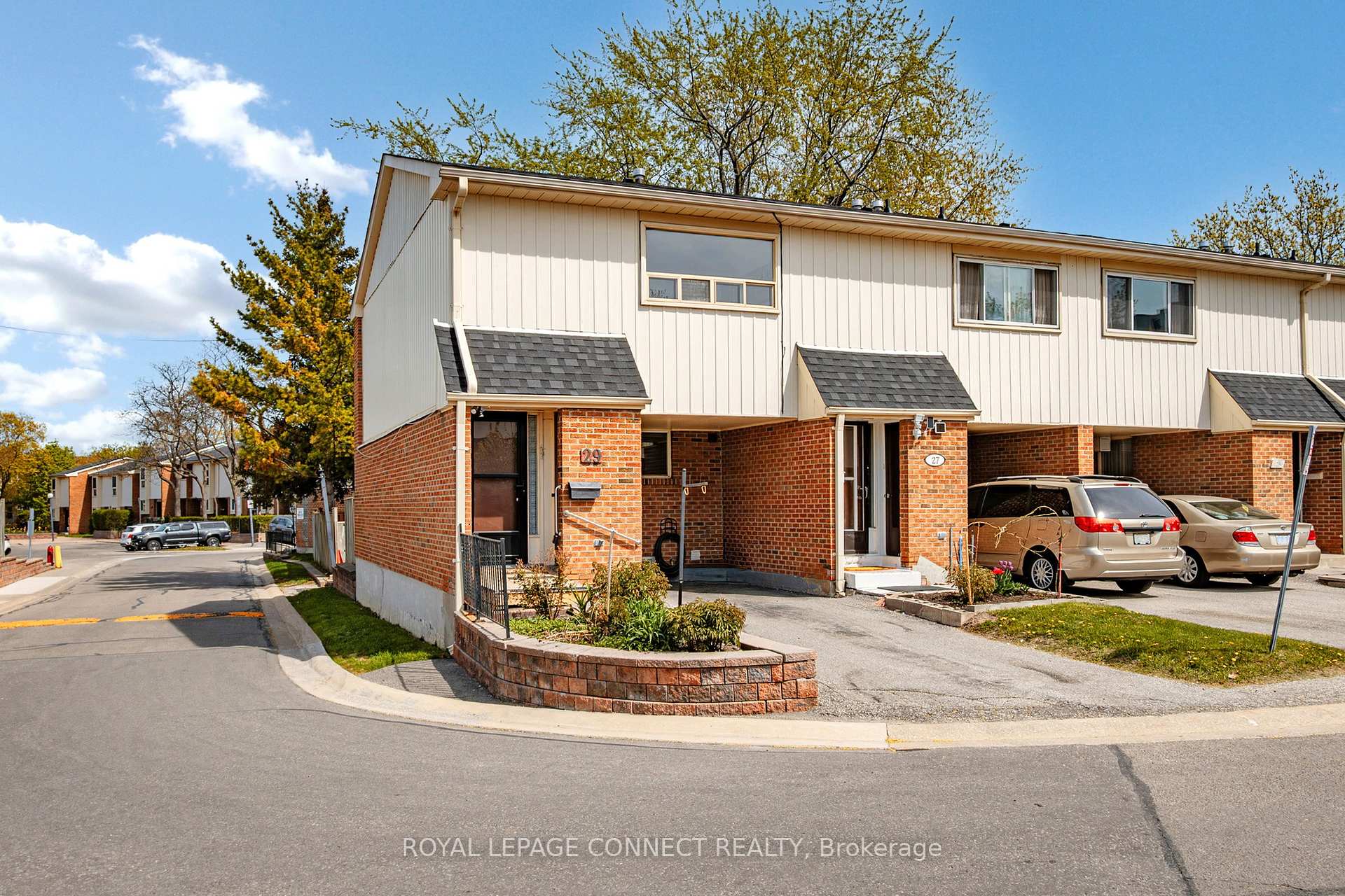 29 - 2451 Bridletowne Circle, Toronto, ON M1W 2Y4