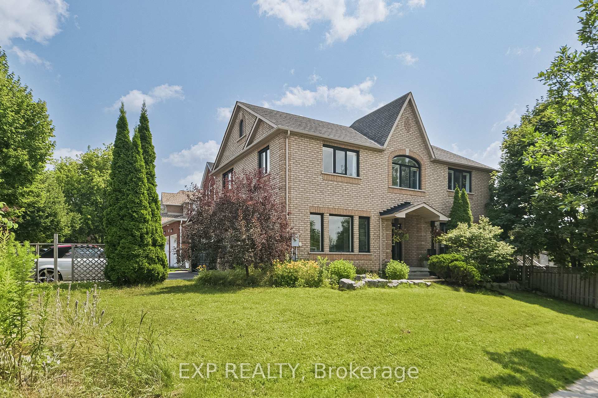 29 Batson Drive, Aurora, ON L4G 7G8