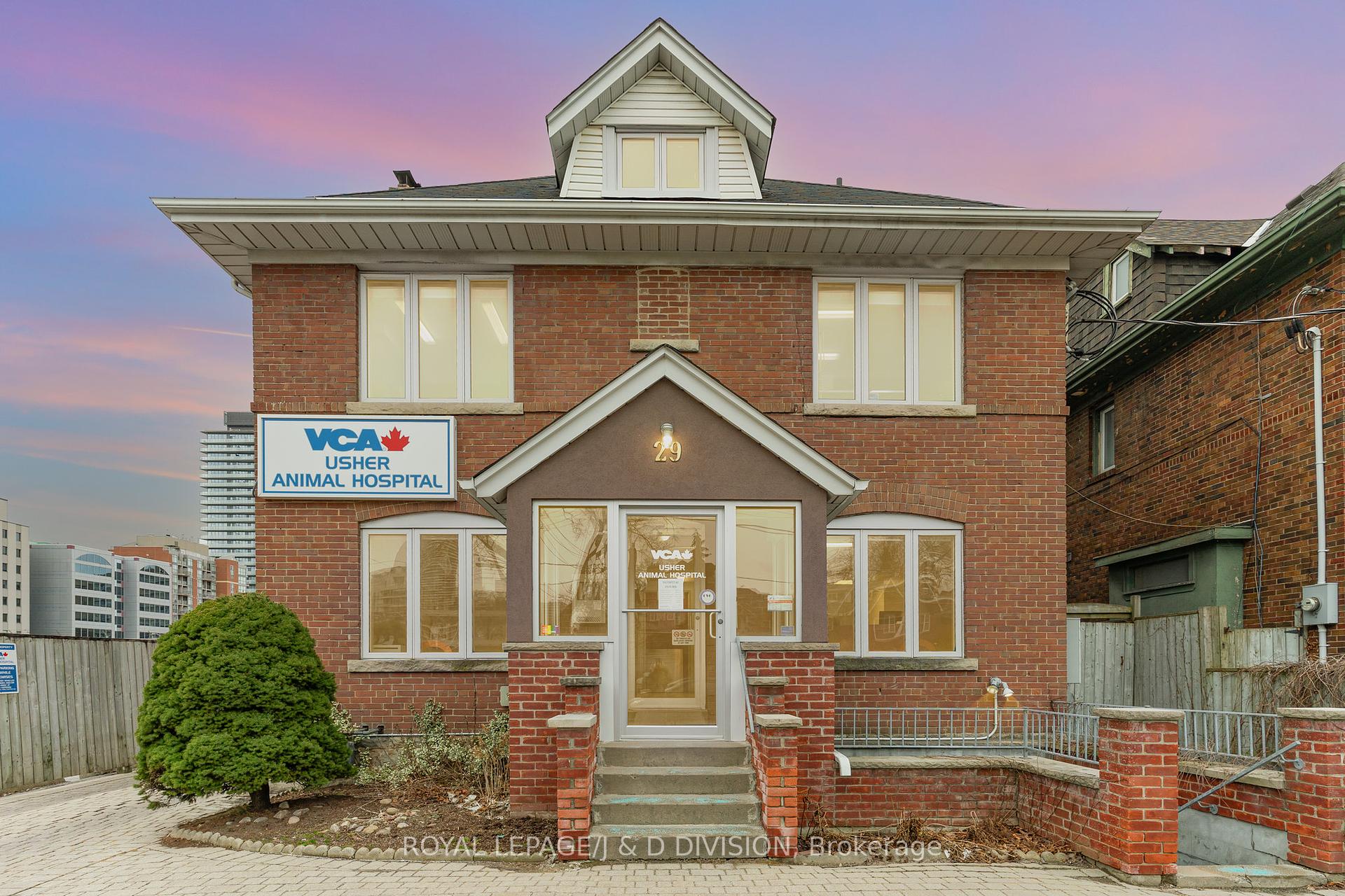 29 Chaplin Crescent, Toronto, ON M5P 1A2