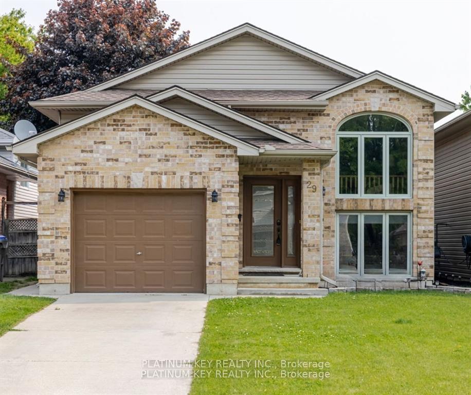 29 Dell Drive, Strathroy-Caradoc, ON N7G 1C6