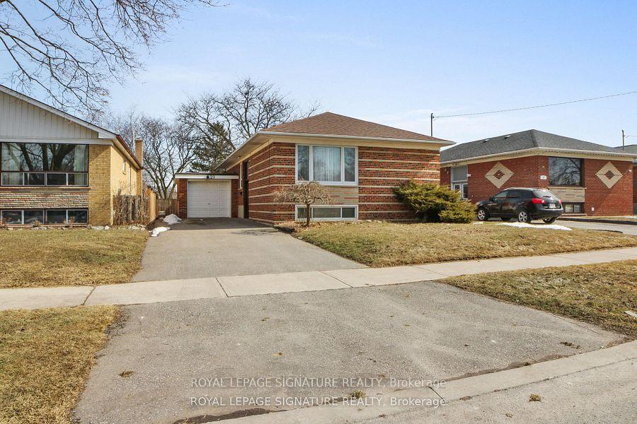 29 Delsing Drive, Toronto, ON M9W 4S7