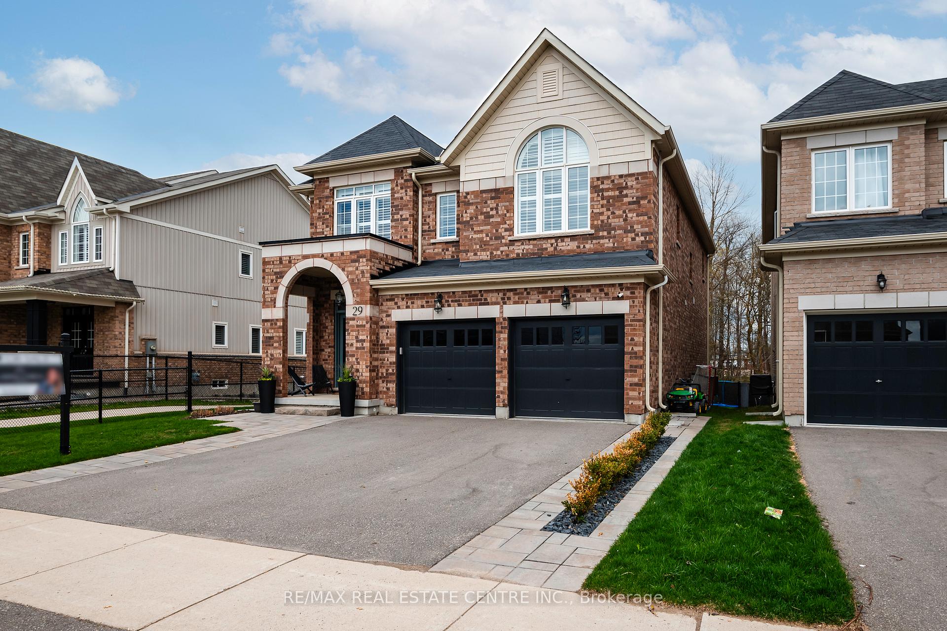 29 Jenkins Street, East Luther Grand Valley, ON L9W 7R2