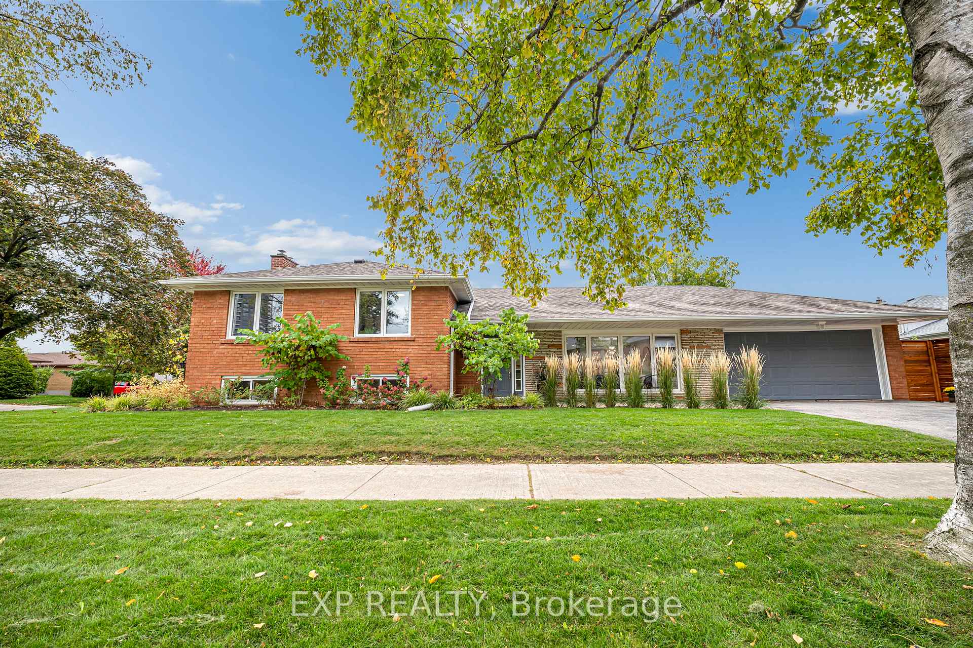29 Newell Court, Toronto, ON M9A 4T9