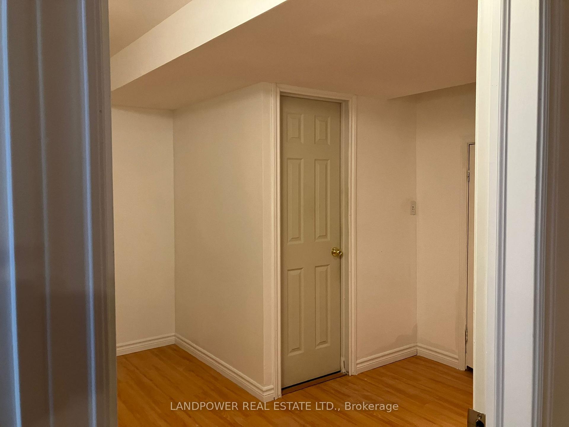 BSMT A - 29 Sandy Point Drive S, Richmond Hill, ON L4S 2W7