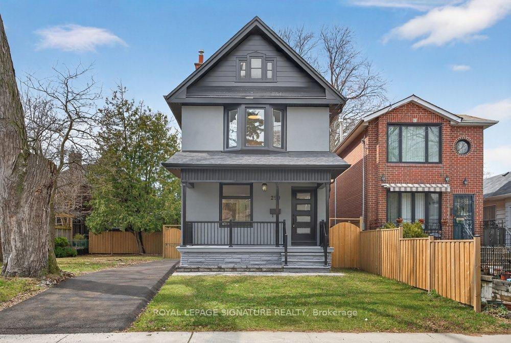 290 Chisholm Avenue, Toronto, ON M4C 4W7