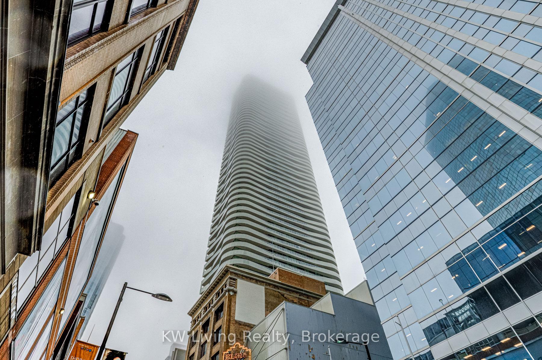 2906 - 197 Yonge Street, Toronto, ON M5B 1M4