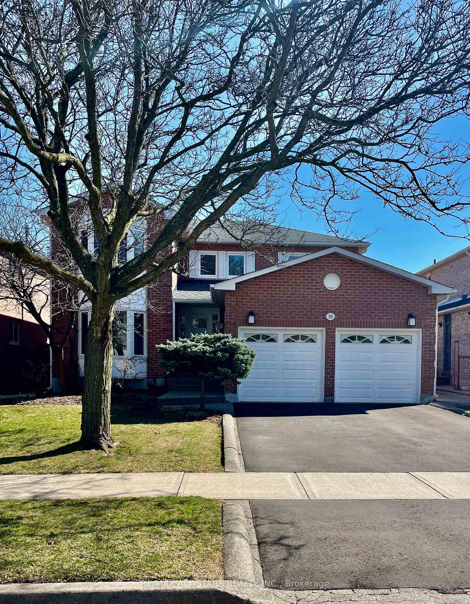 292 Callaghan Crescent, Oakville, ON L6H 5H8