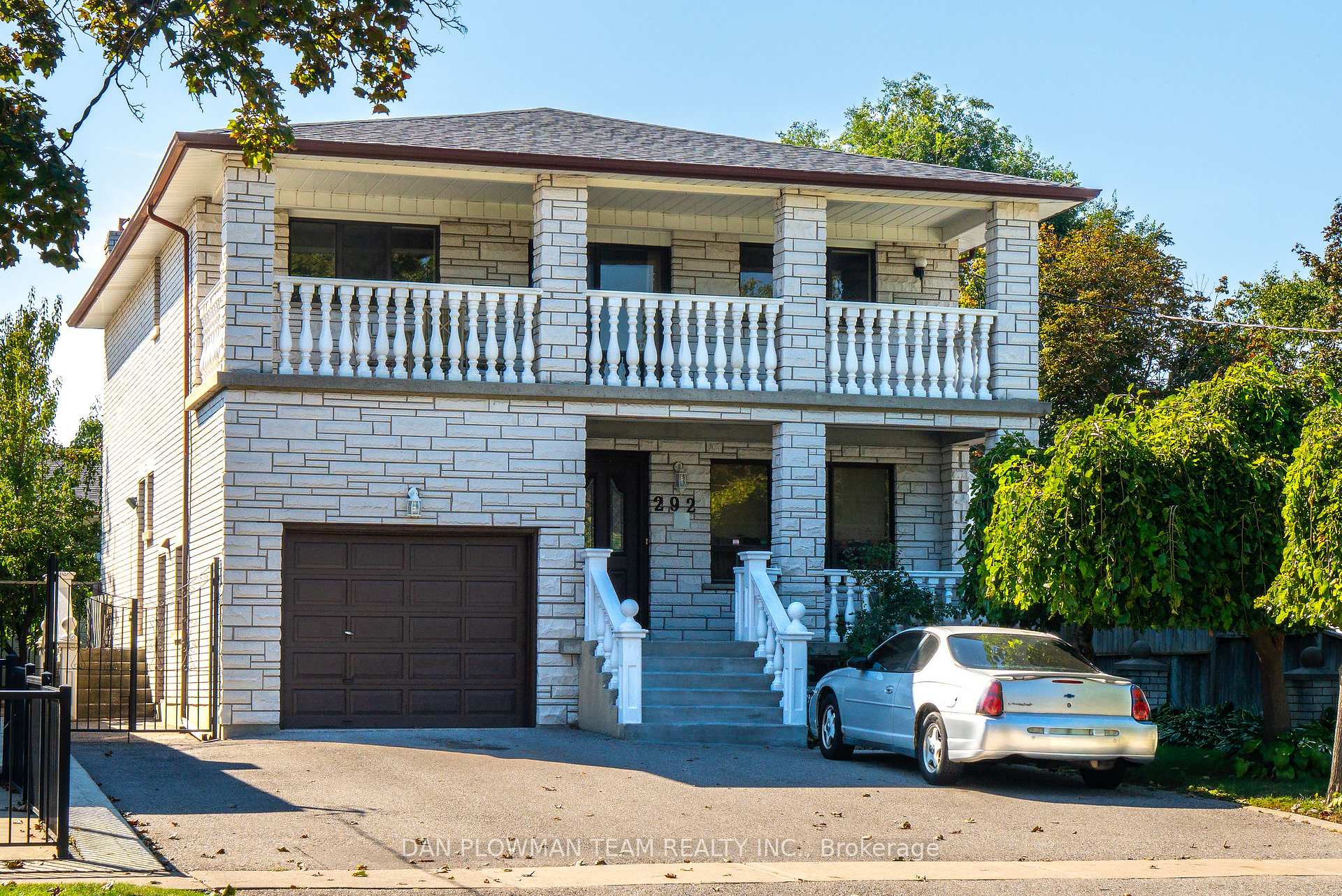 292 Gibbons Street, Oshawa, ON L1J 4Y8