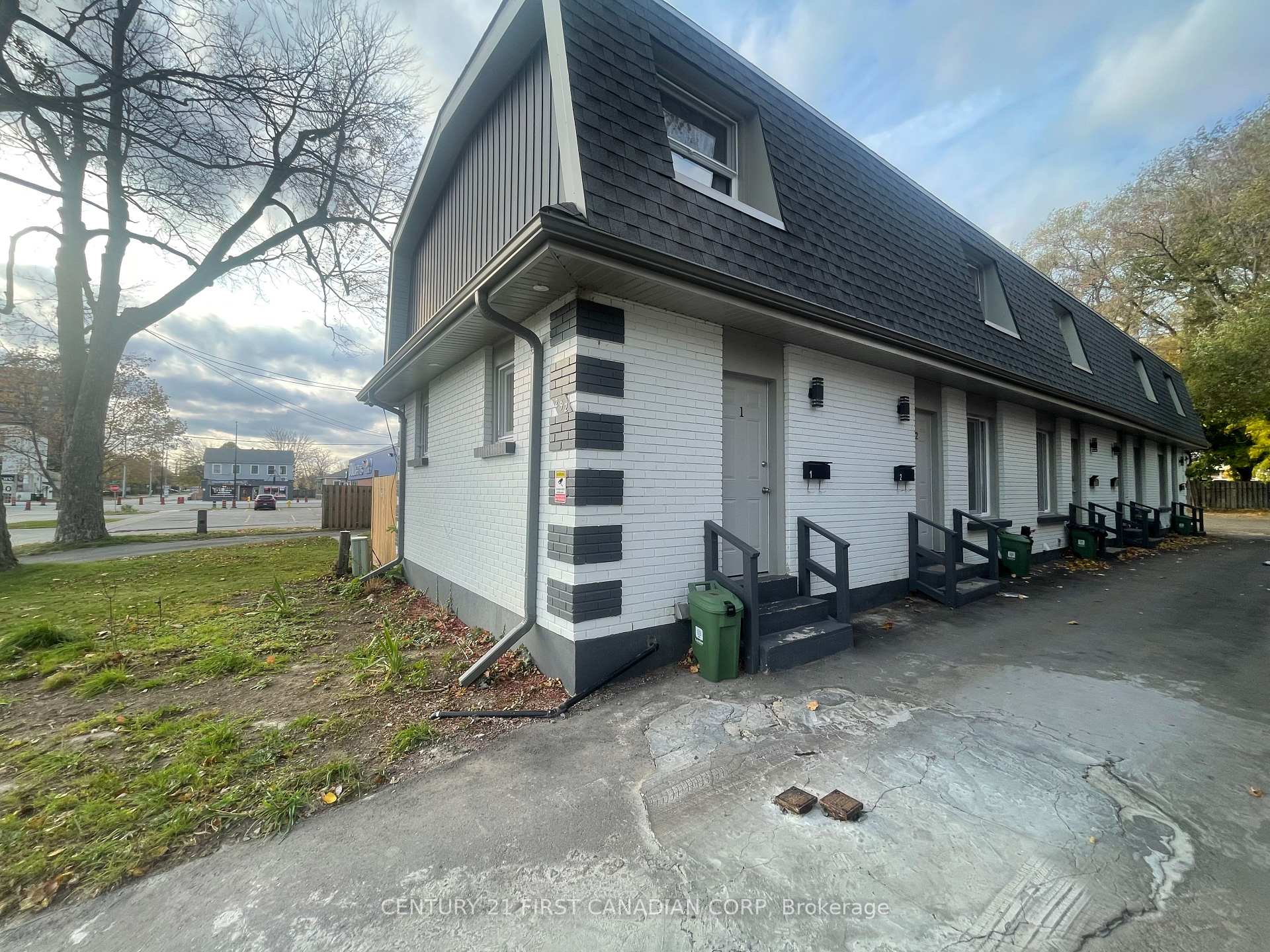 1 - 292 Simcoe Street, London East, ON N6B 1J5