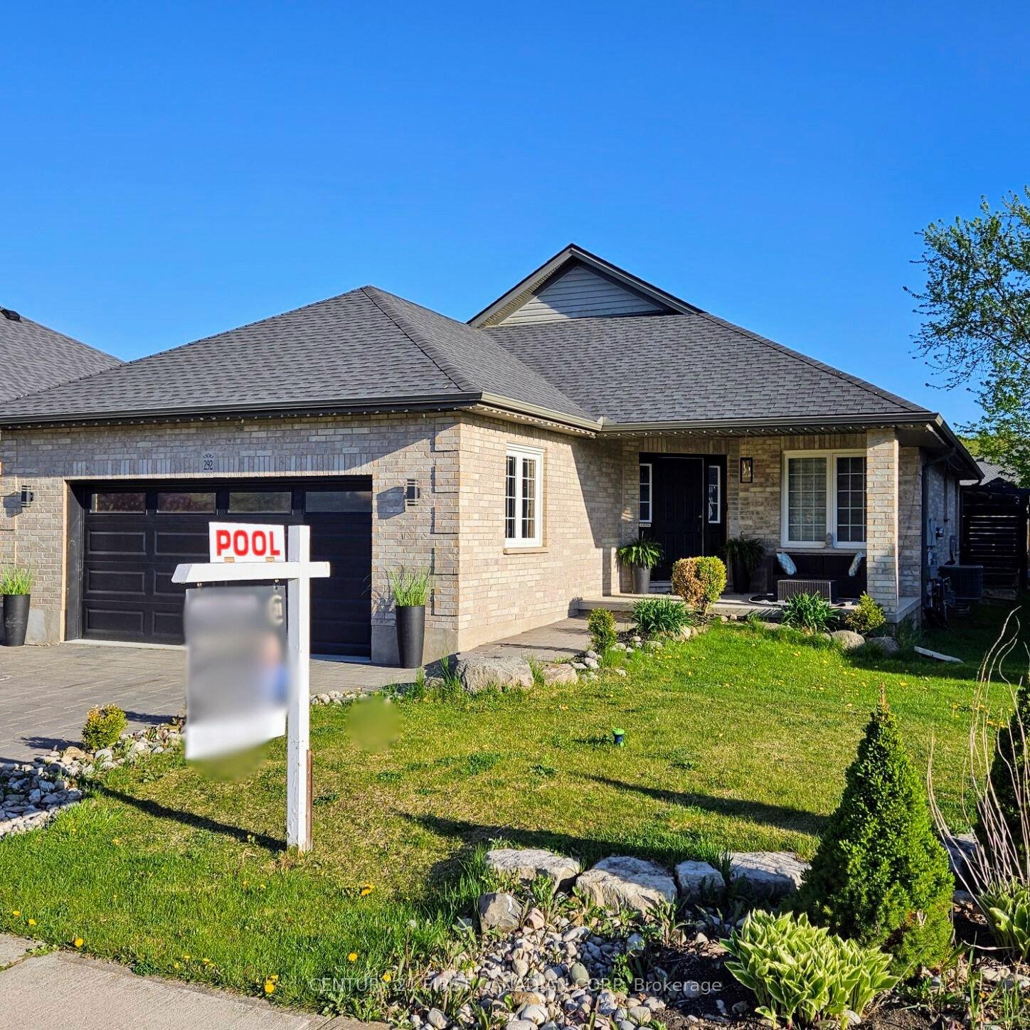 292 Thorn Drive, Strathroy-Caradoc, ON N7G 4E1