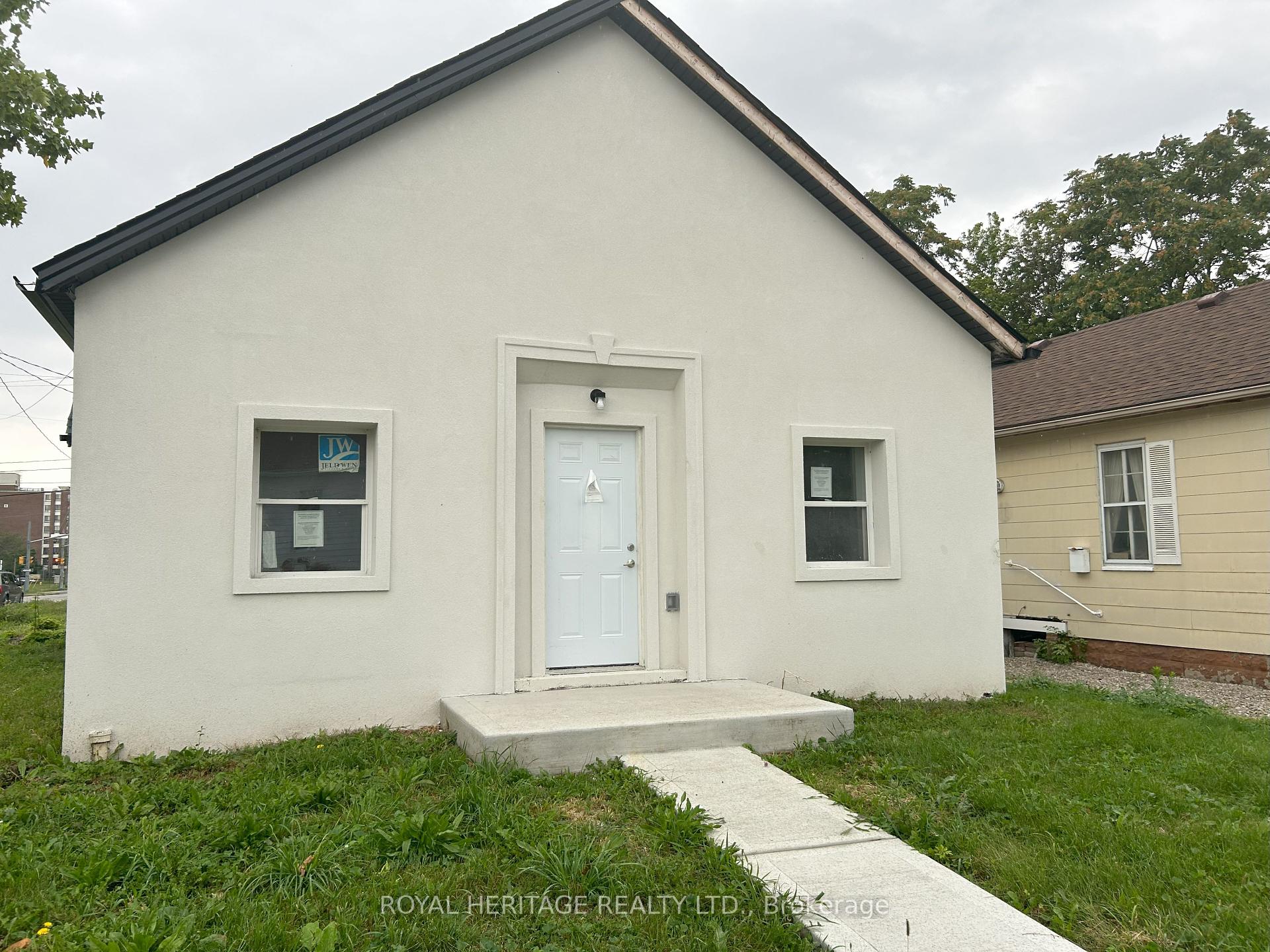 293 Louis Avenue, Windsor, ON N9A 1W1