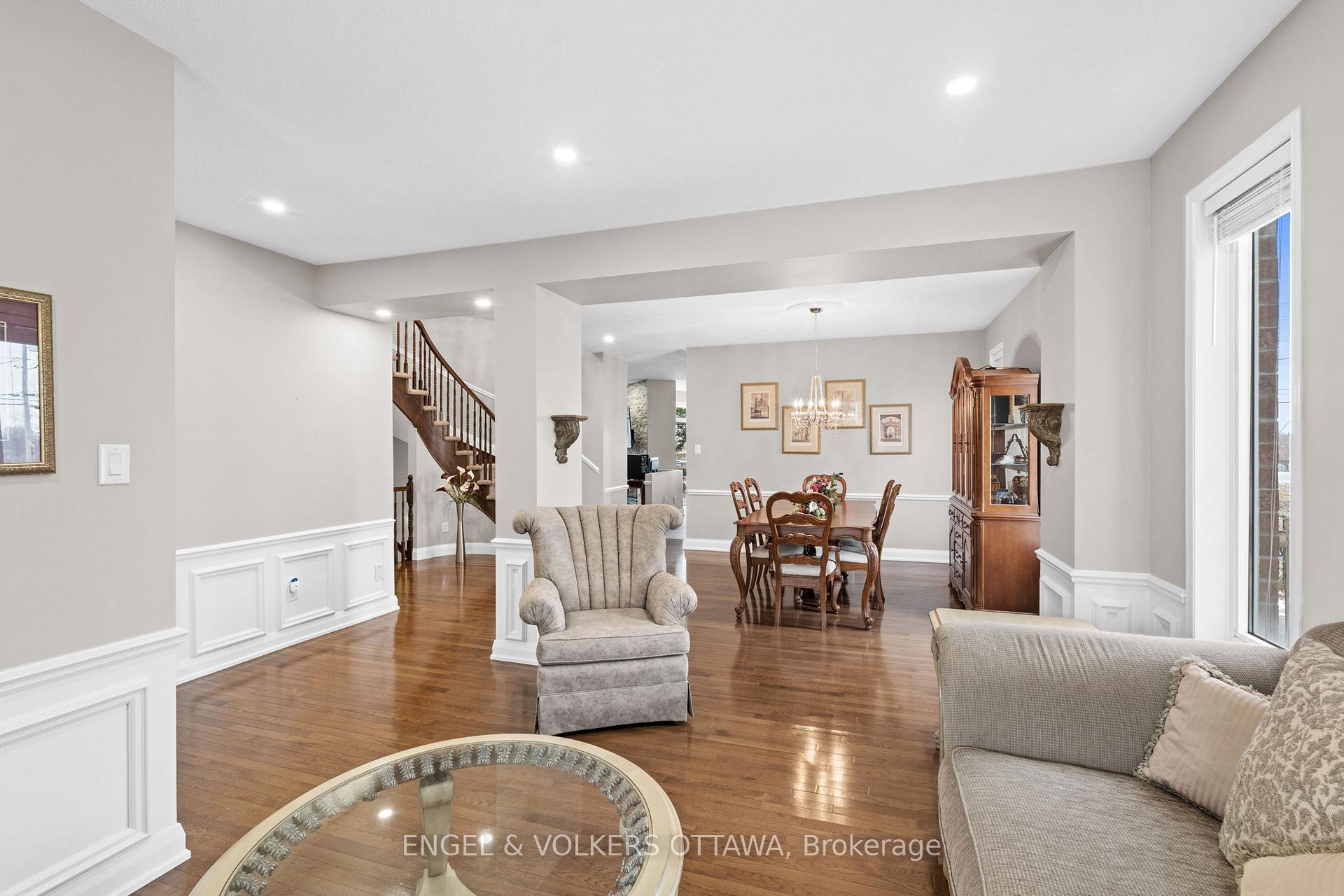 2931 Shadow Hill Crescent, Blossom Park - Airport and Area, ON K1T 3Y9 ...