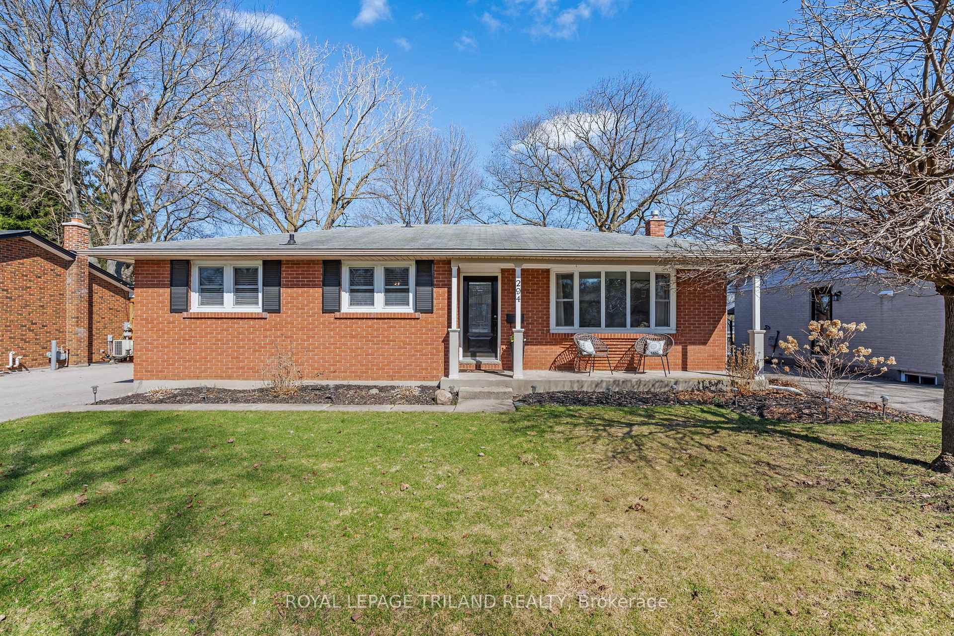 294 Grand View Avenue, London South, ON N6K 2S9