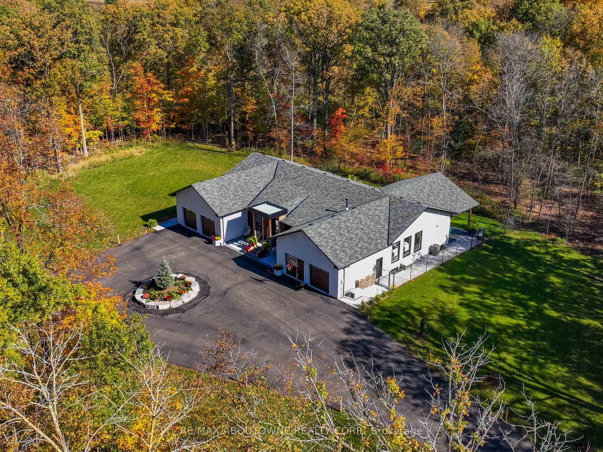 295 Allen Road, Grimsby, ON L3M 4E7