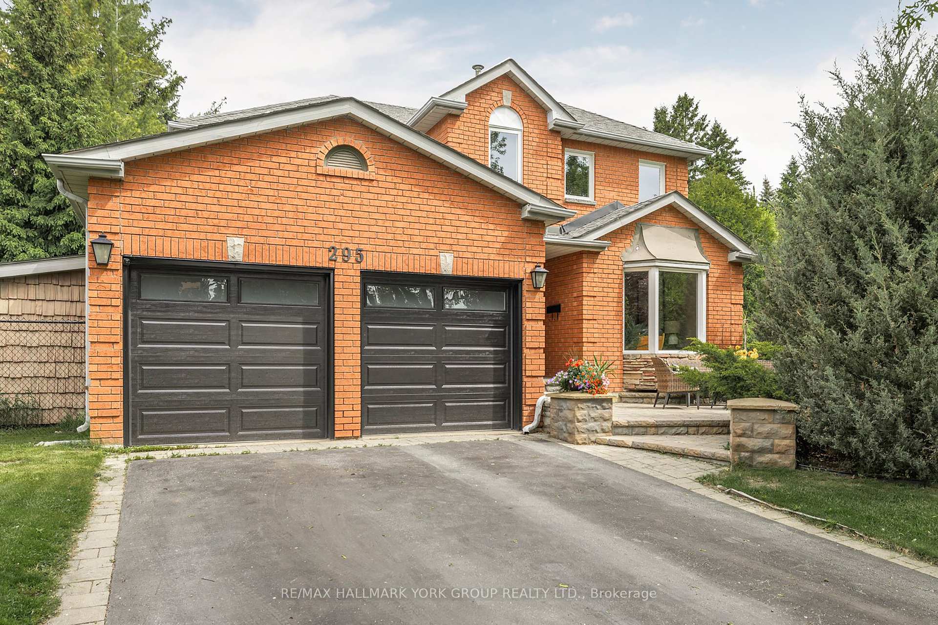 295 Binns Avenue, Newmarket, ON L3X 1T6