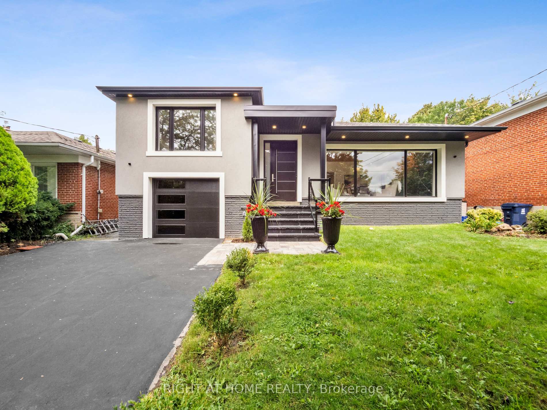 296 Betty Ann Drive, Toronto, ON M2R 1B1