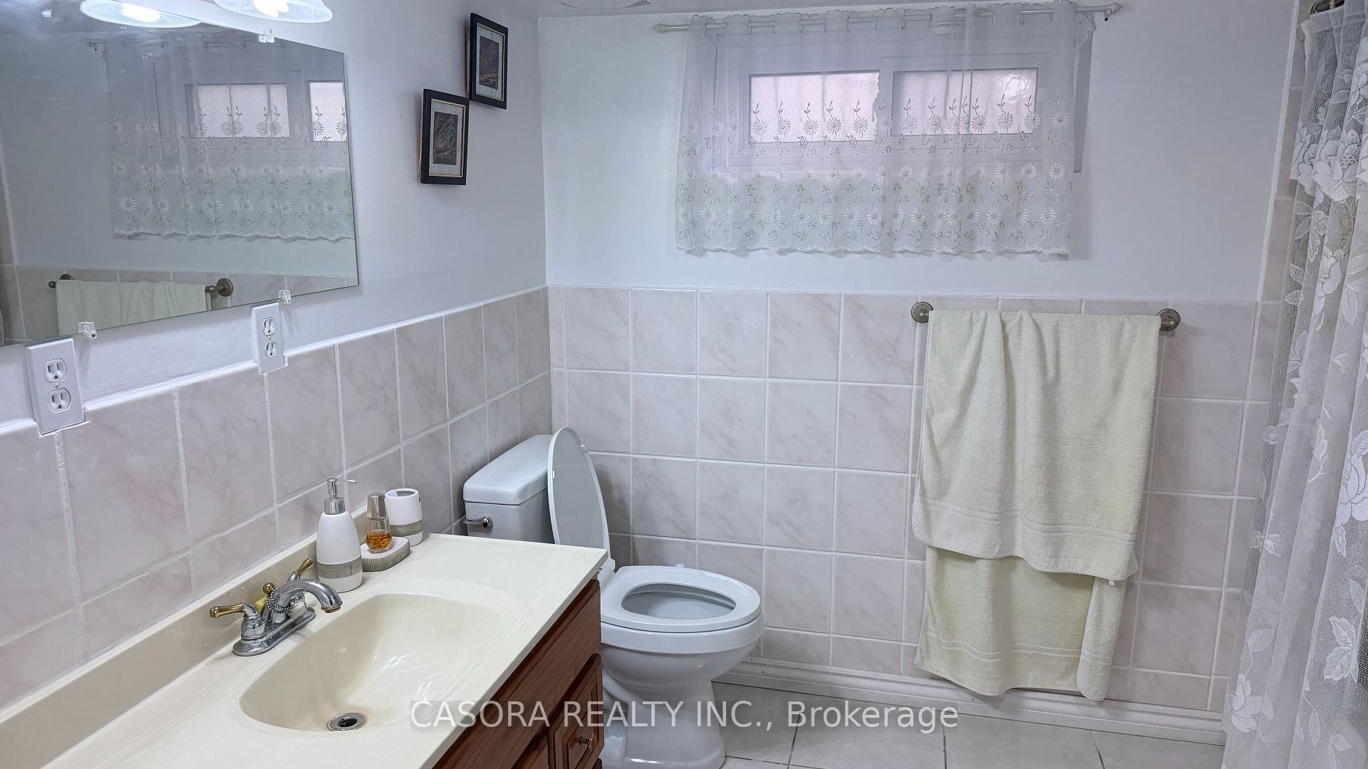 lower - 299 Hemlock Avenue, Hamilton, ON L8E 4M2