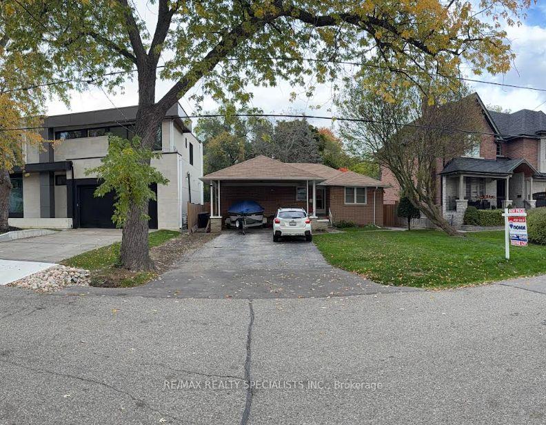 3 Allan Park Road, Toronto, ON M8Z 3S9