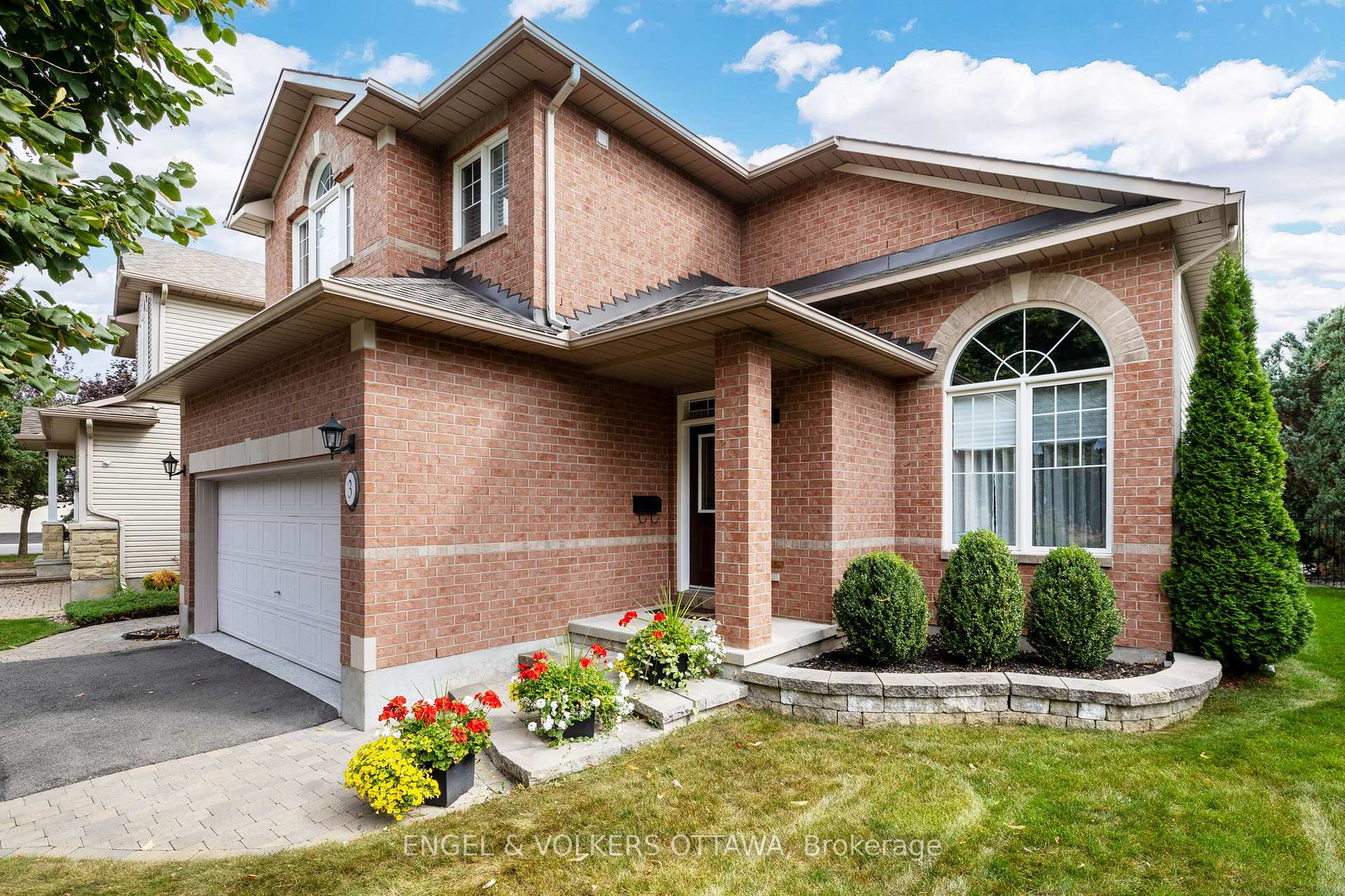 3 Baroness Drive, Barrhaven, ON K2G 6V5