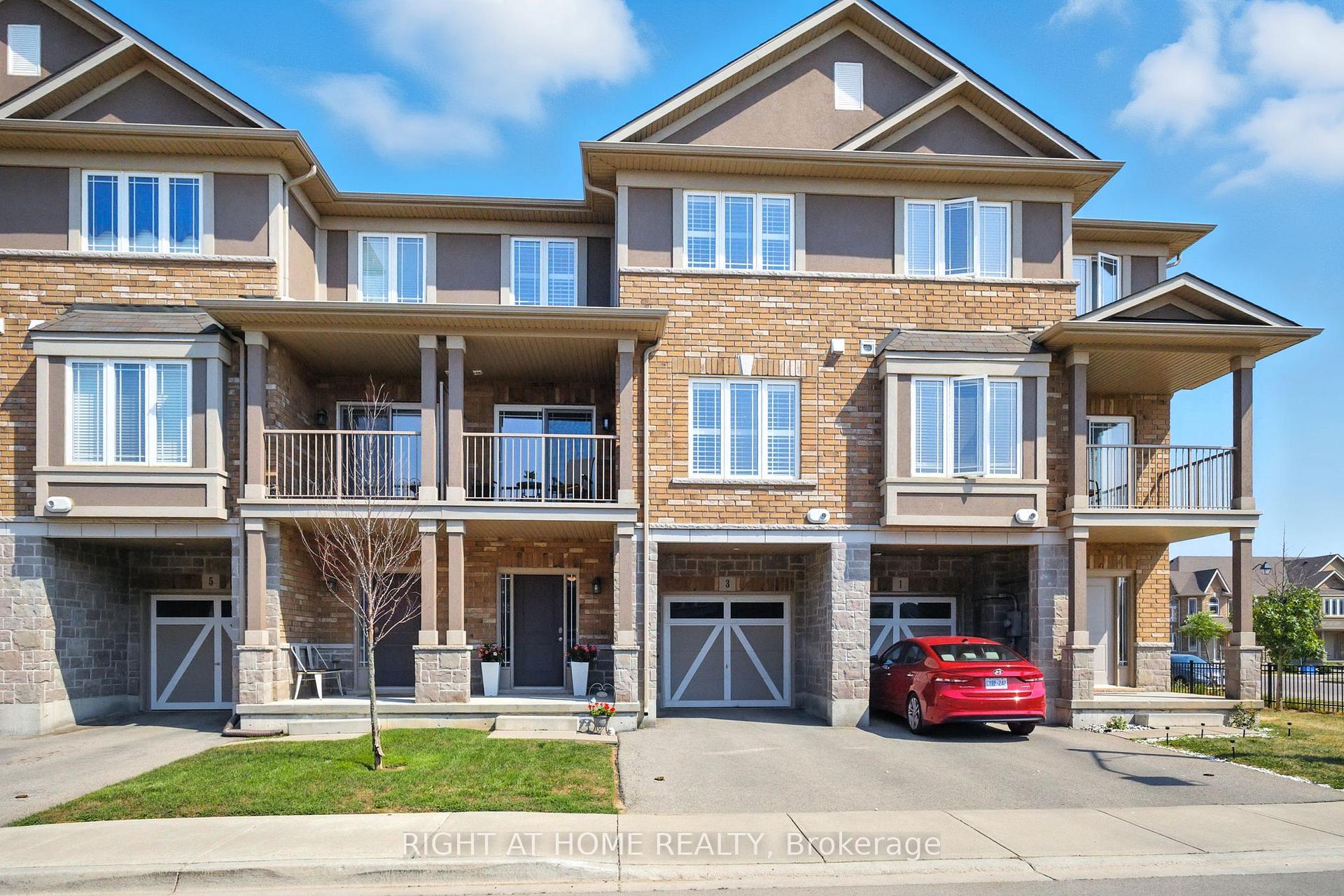 3 Bloom Crescent, Hamilton, ON L0R 1P0
