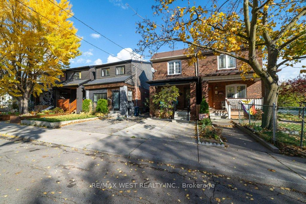3 Chambers Avenue, Toronto, ON M6N 3L8