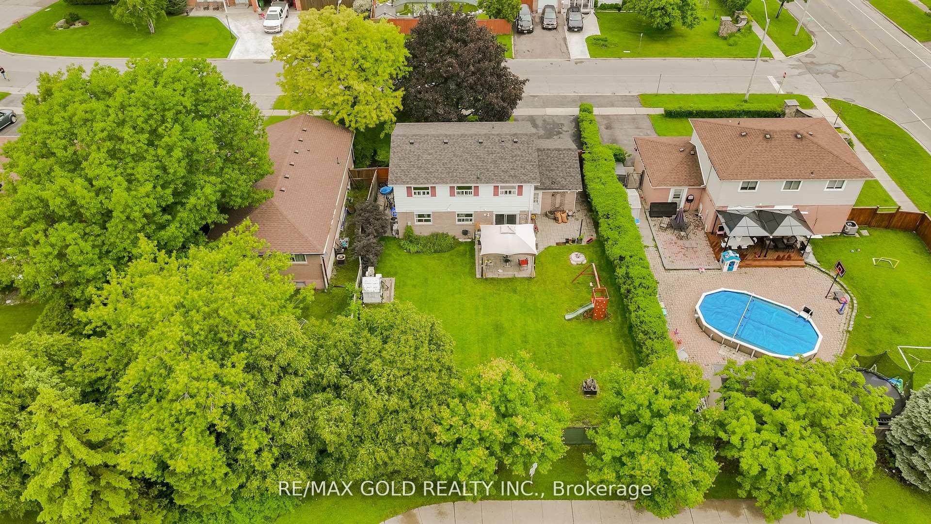 3 Crawley Drive, Brampton, ON L6T 2R6