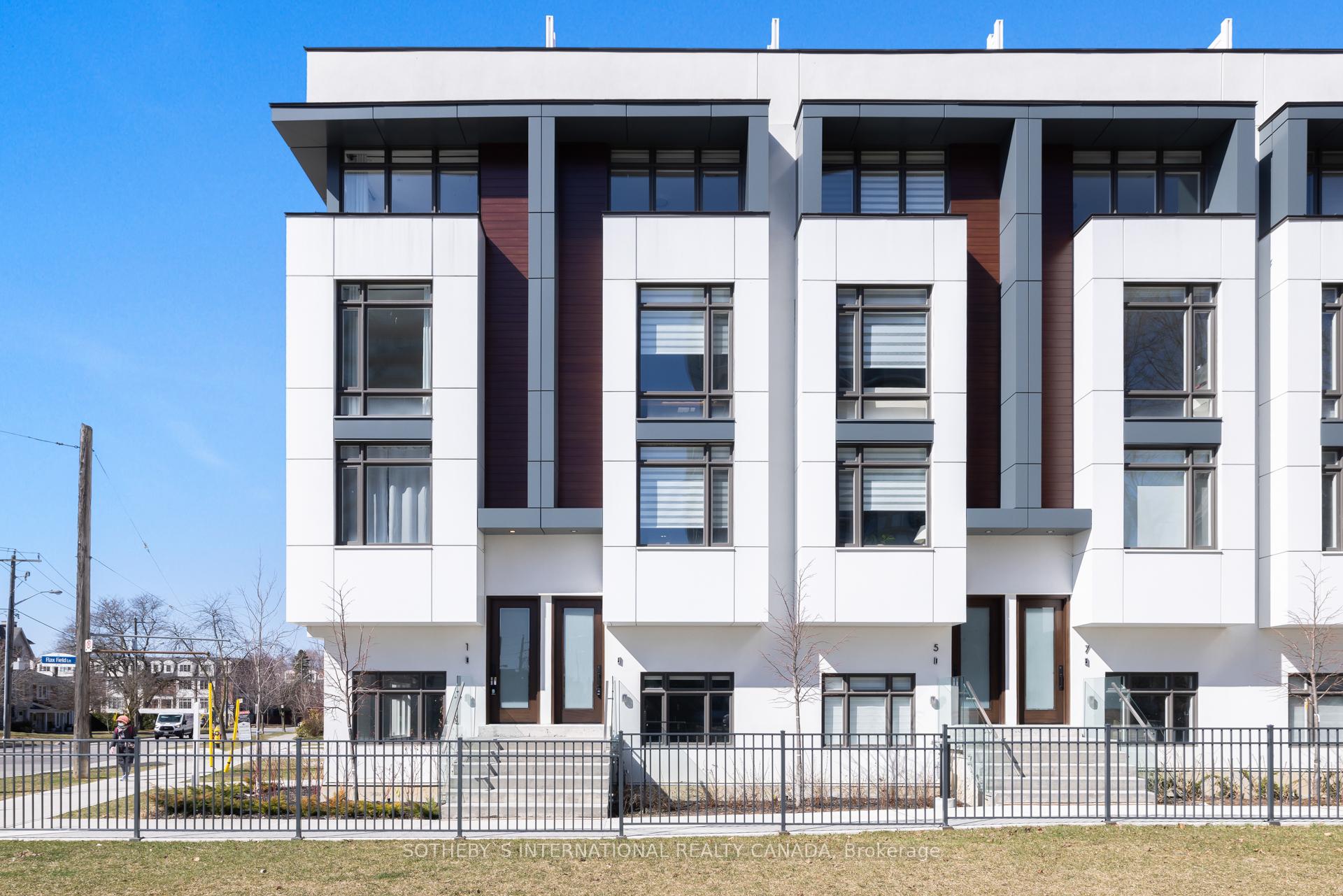 3 Flax Field Lane, Toronto, ON M2N 0L5