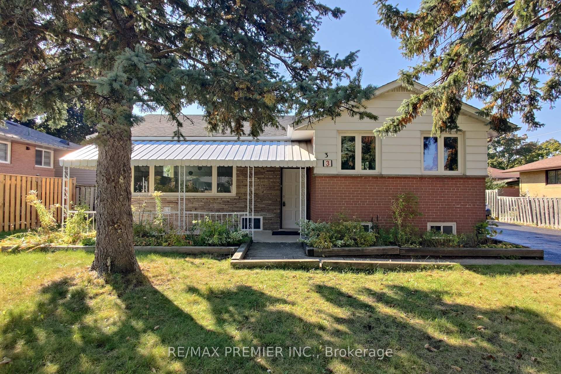 3 Gretna Drive, Brampton, ON L6X 2E4