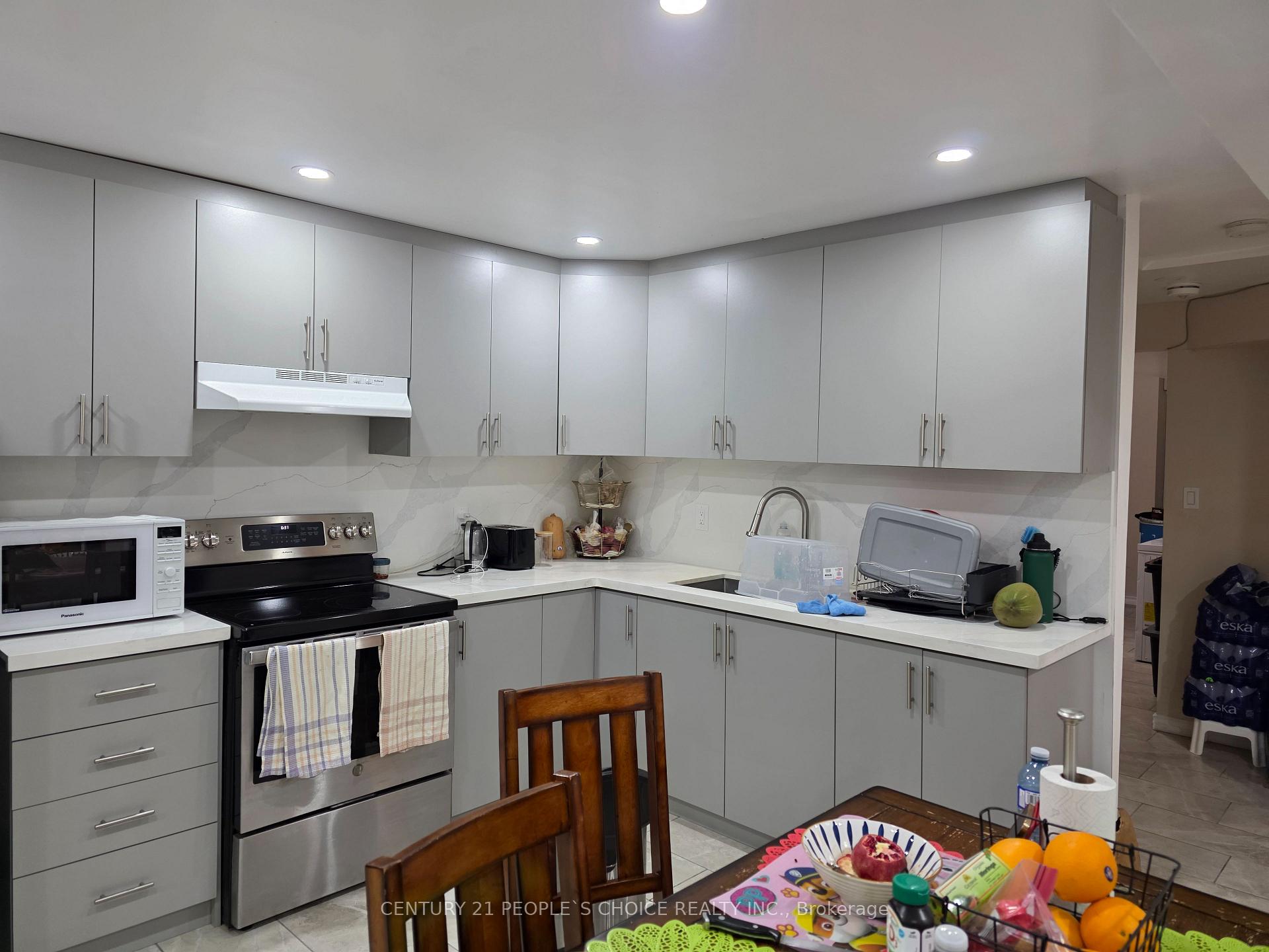 3 Heathbrook Avenue, Brampton, ON L6P 2N1