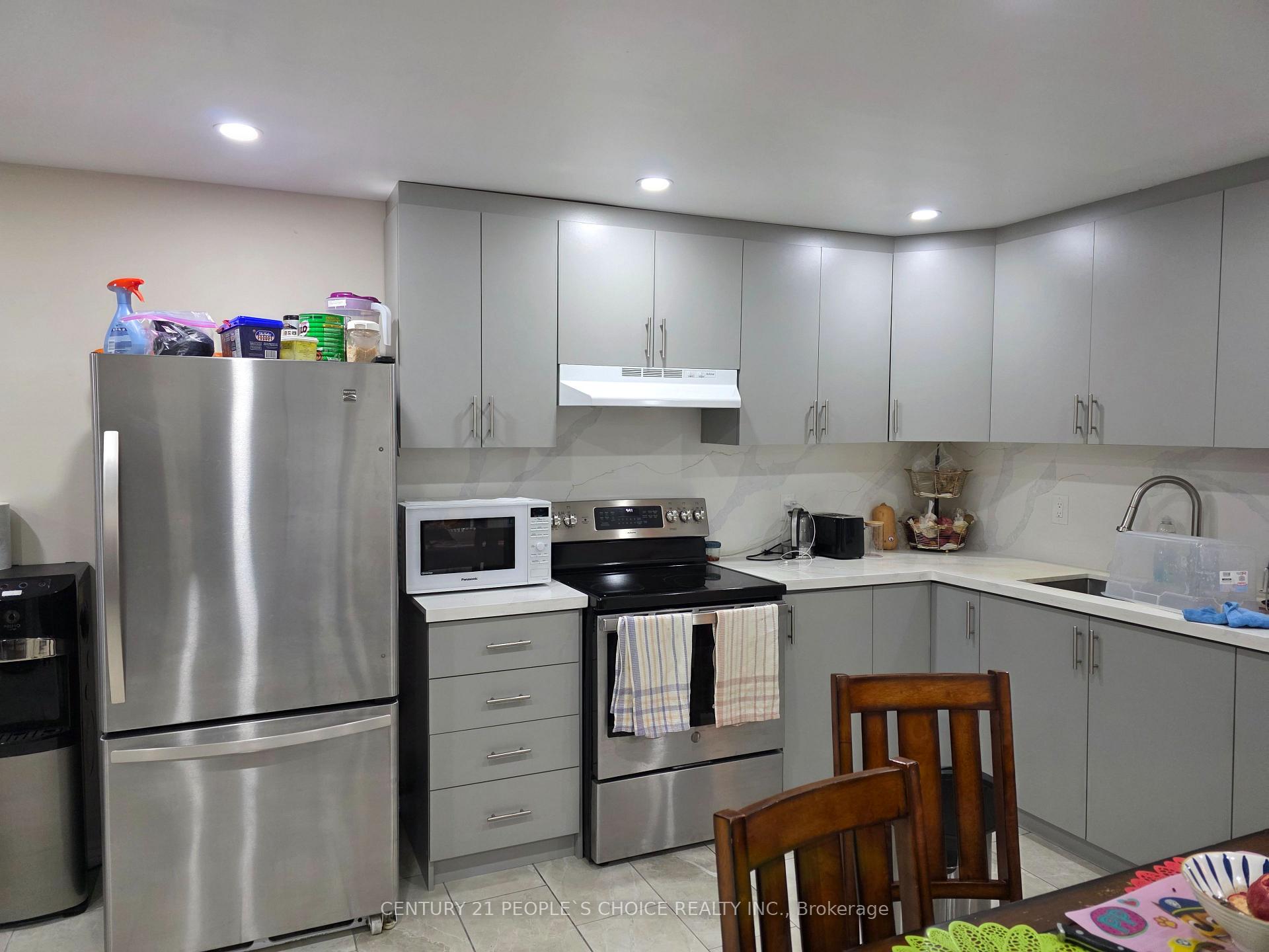 3 Heathbrook Avenue, Brampton, ON L6P 2N1