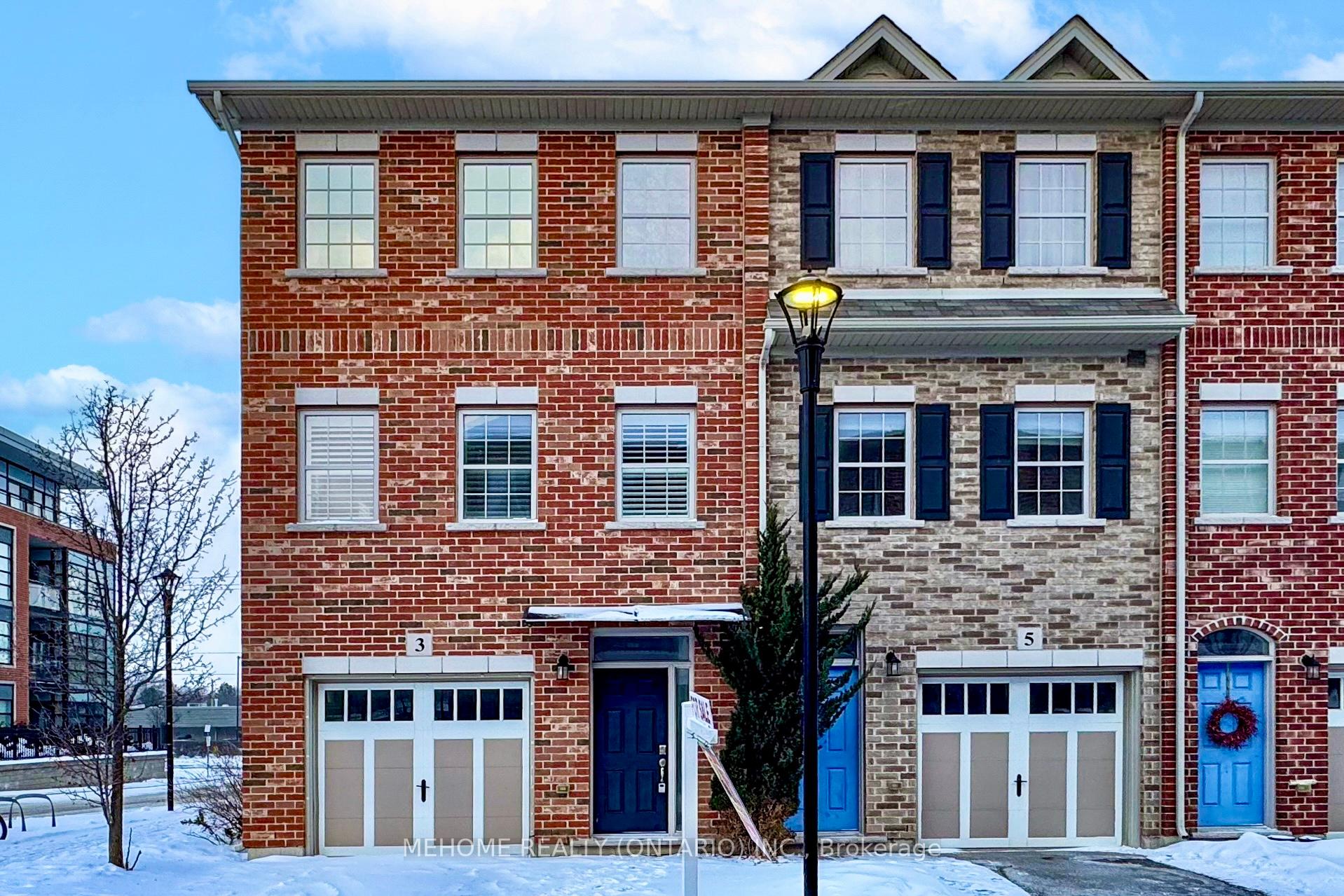 3 Hyde Park Mews, Kitchener, ON N2H 0B2