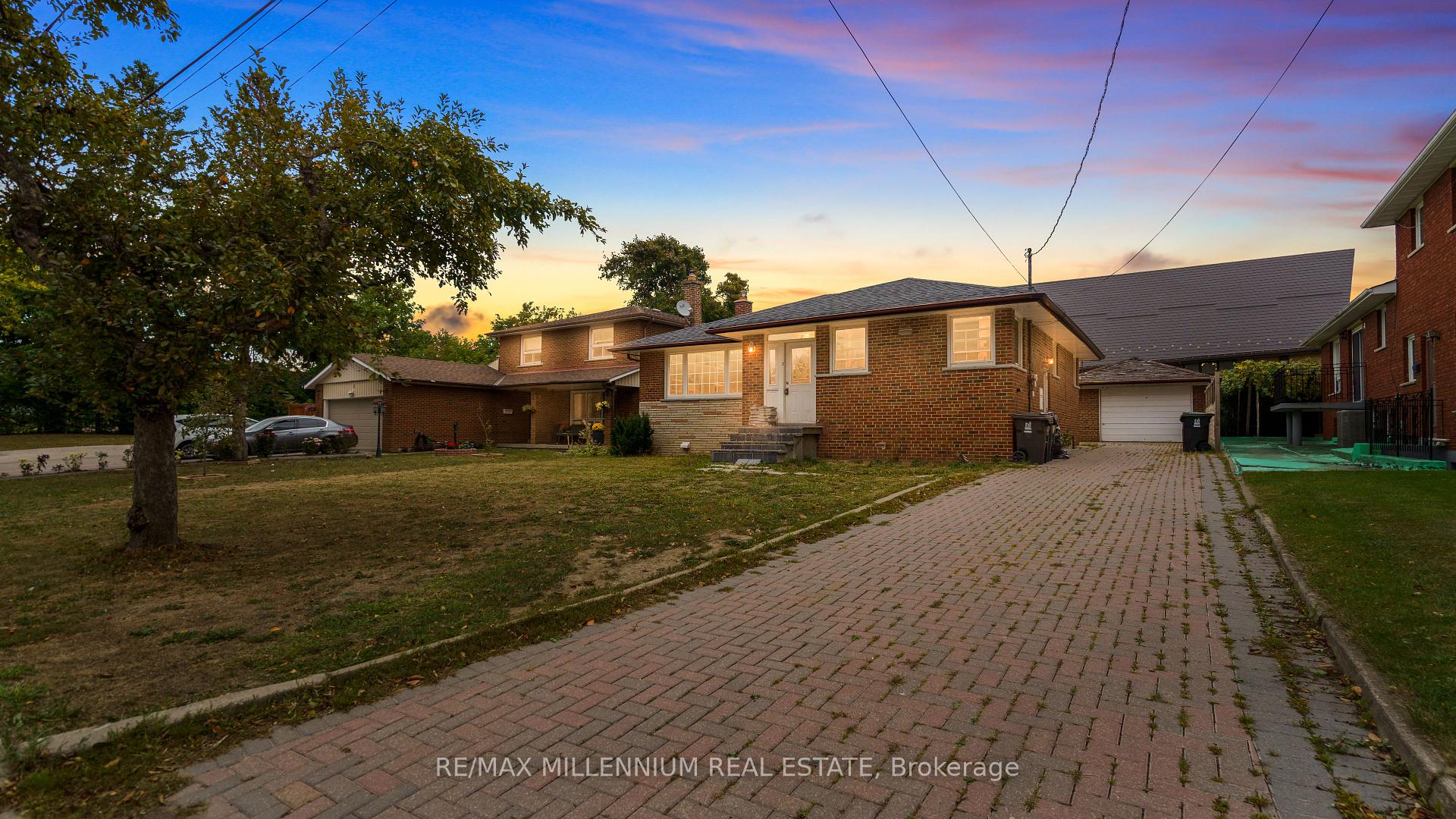 3 Jasmine Road, Toronto, ON M9M 2P8