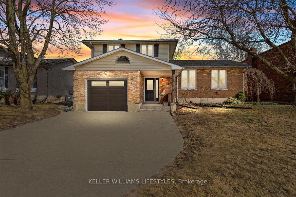 3 JUNIPER Place, Lambton Shores, ON N0N 1J0